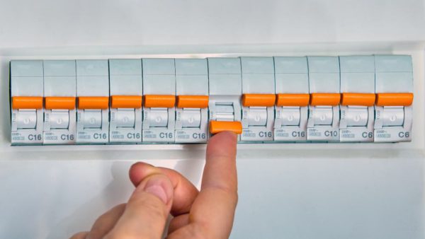 14 Reasons Why Your Thermostat Screen Is Blank Quick Fixes